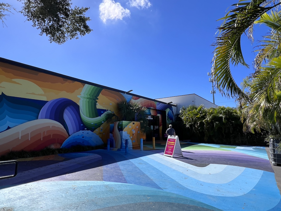 OUTDOOR ENTRANCE – Mellow Wanderer