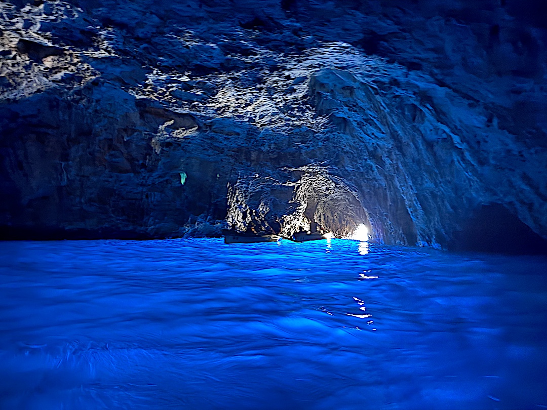 blue grotto – Mellow Wanderer
